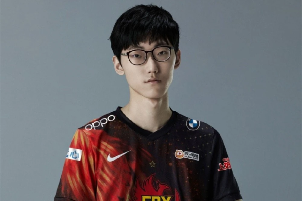 LOL：牛宝公开退役真相，站队小天回击Doinb，EDG新增替补惹争议_腾讯新闻