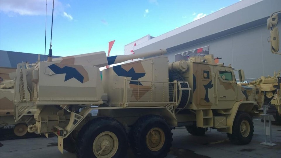 乌军使用无人机摧毁俄军新型2S40自行迫击炮：服役至今不到6个月_腾讯新闻