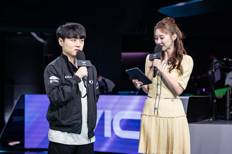 ShowMaker解锁600场成就，听到T1名字就怕_腾讯新闻