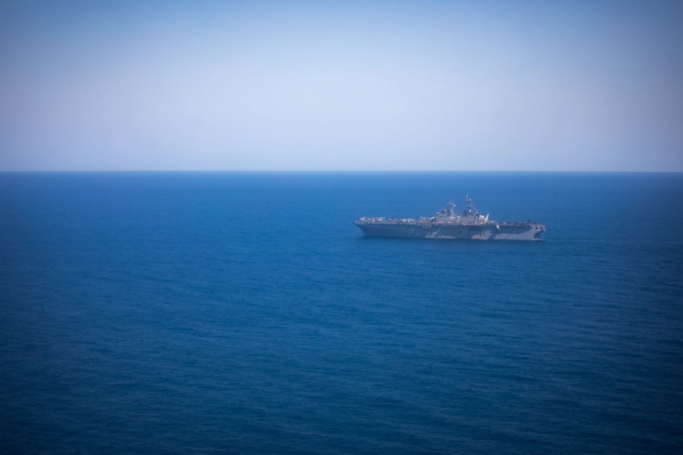 多艘航母位于亚太地区，美海军主力舰船当前部署轨迹梳理_腾讯新闻