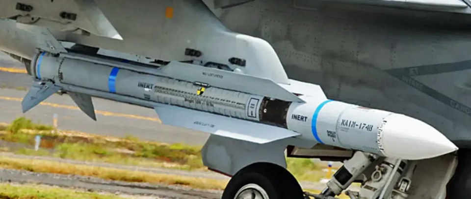 “标准-6”上天！美海军公开超远程空空导弹，射程或达500千米！_腾讯新闻