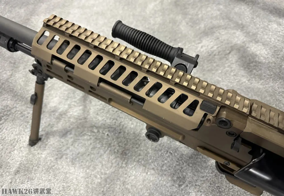 美军XM250班用机枪最新版本曝光 采用速换枪管 推测未来发展路线_腾讯新闻
