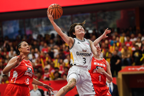 WCBA总决赛：四川女篮0-2东莞丢冠军点 杨舒予23分杨力维20分_腾讯新闻