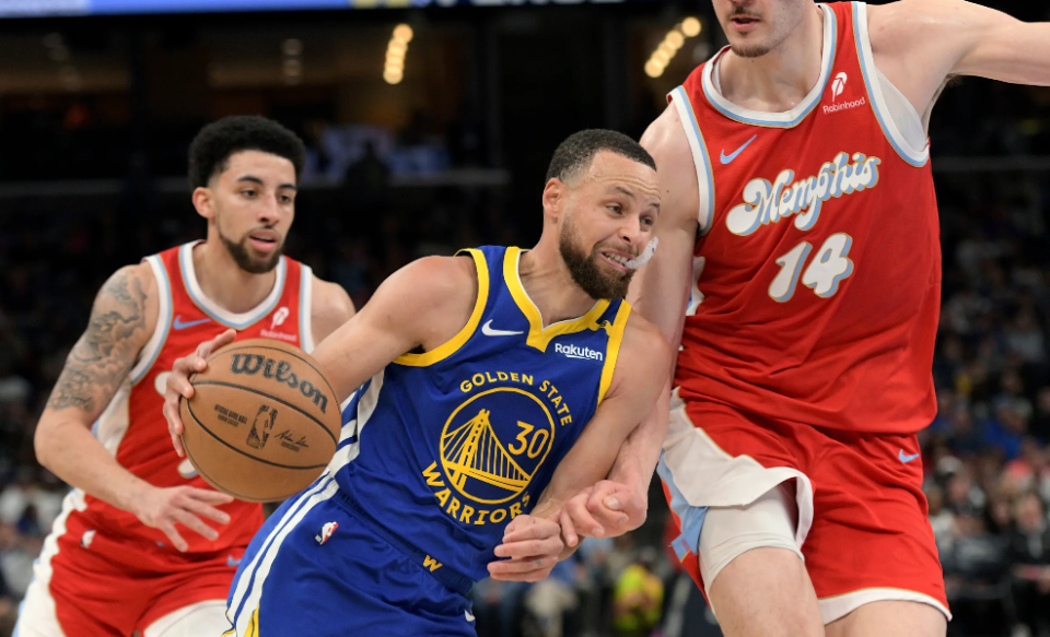 数据帝：61+10+10+6！NBA第一人诞生 库里52分创六历史纪录_腾讯新闻