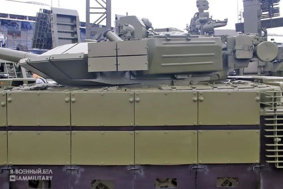 白俄罗斯也在改造T-72，推出新型T-72BM2坦克增强防护_腾讯新闻