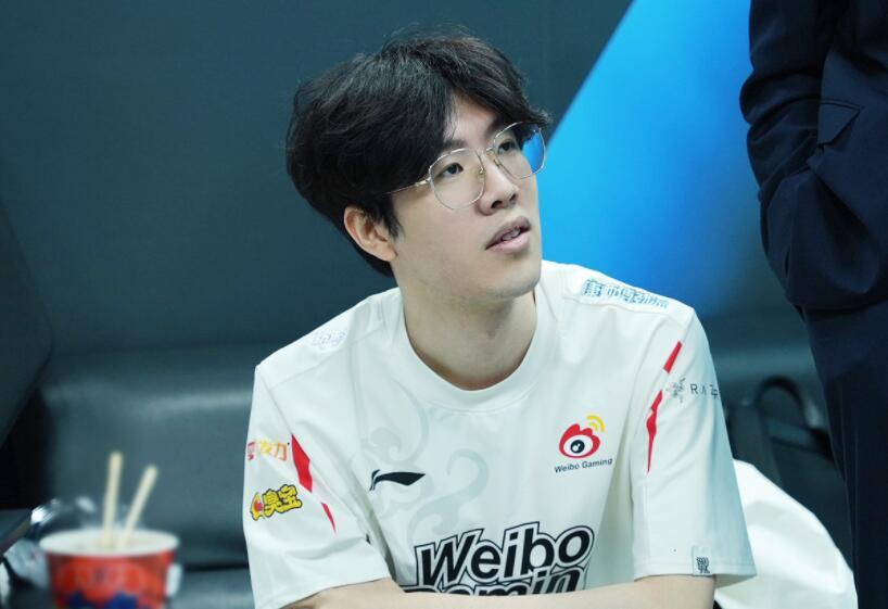 LPL官方带节奏，放出Bin和theshy数据对比，他并不是很强