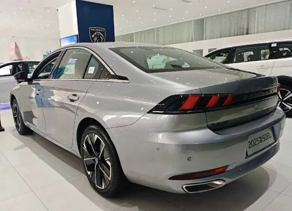 法系还在倔强？全新标致508L起步16.37万，继续1.8T配8AT_腾讯新闻