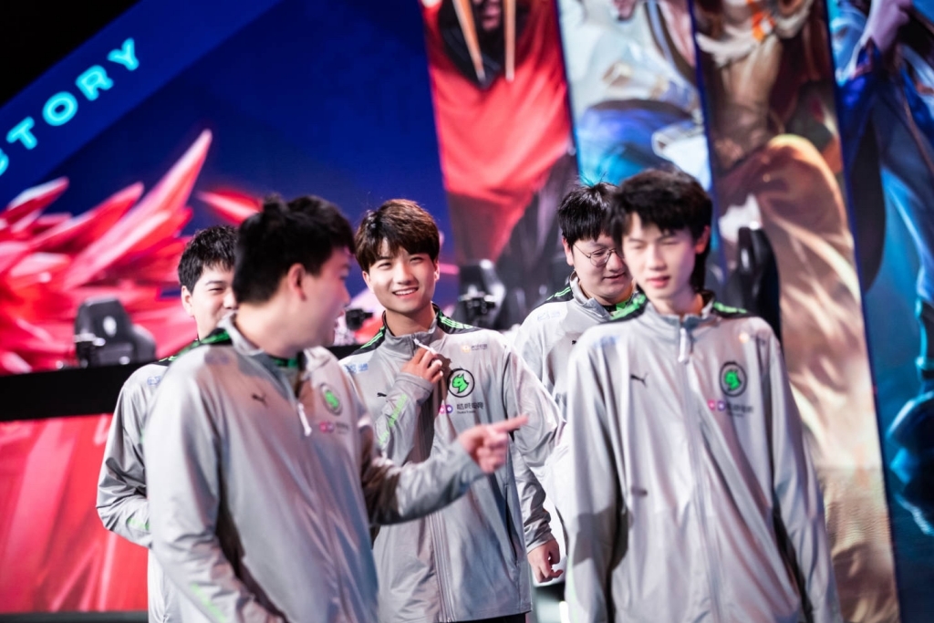 DRG三连胜基本稳定S组，AG赢下EDGM保A，上海双雄或携手掉B