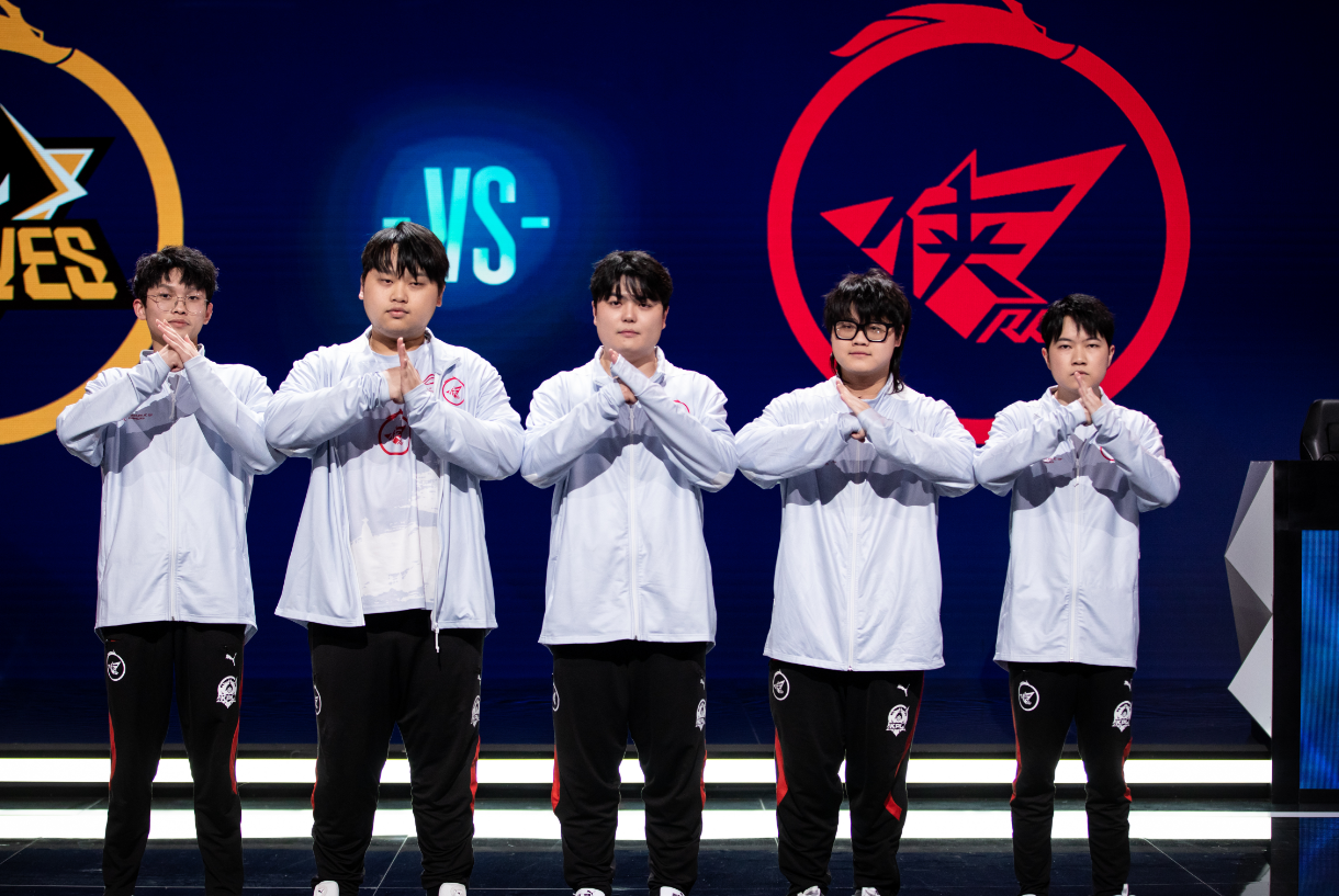 RW侠惨遭WB零封，11天没比赛真没状态，暖阳梓墨状态拉满