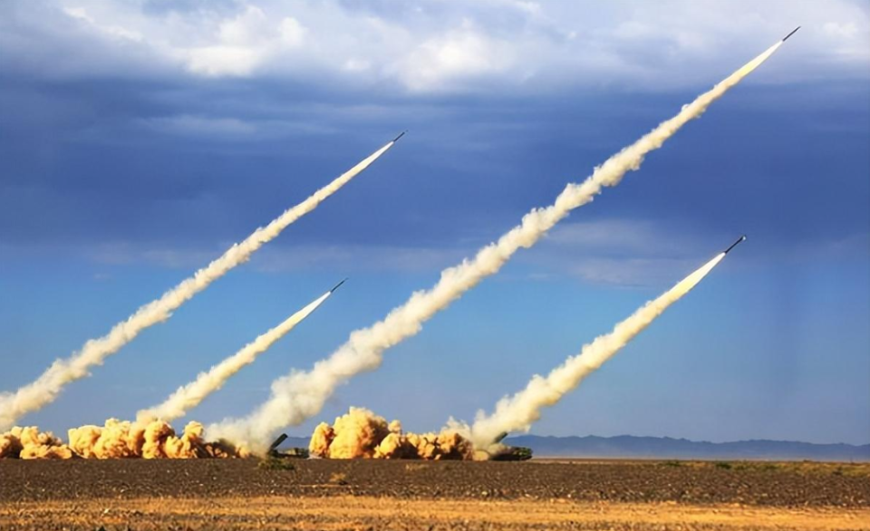 时隔44年，中国火箭军洲际导弹再次发射，导弹准确落入预定海域_腾讯新闻