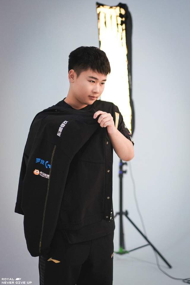 宝蓝Ning迎来复出首秀，RNG新赛季首战小明或缺席，OMG有望爆冷