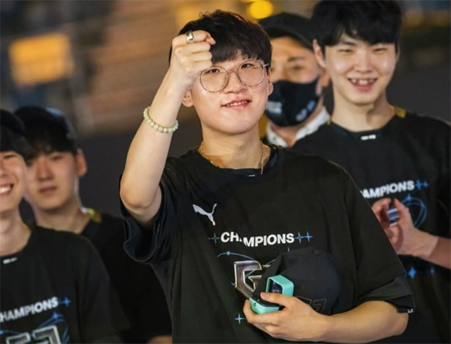 kanavi或被LCK停赛，JDG股东质疑留队消息，关注了ruler