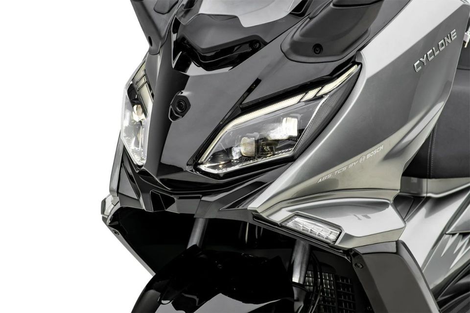 全面舒适的摩旅享受！22988元赛科龙RT5正式上市_腾讯新闻