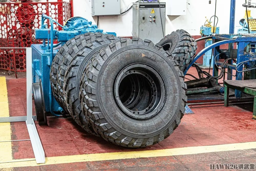 走访：阿尔扎马斯机器制造厂 BTR-80系列装甲车就从这里开往战场_腾讯新闻