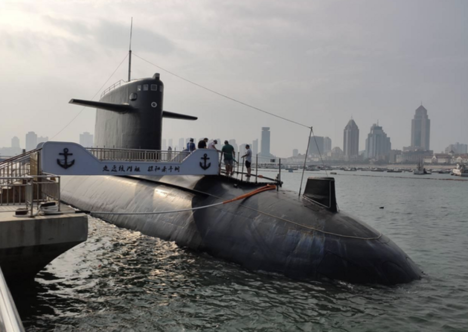 中国新型093B核潜艇首次露面，外媒：已达世界领先水平！_腾讯新闻