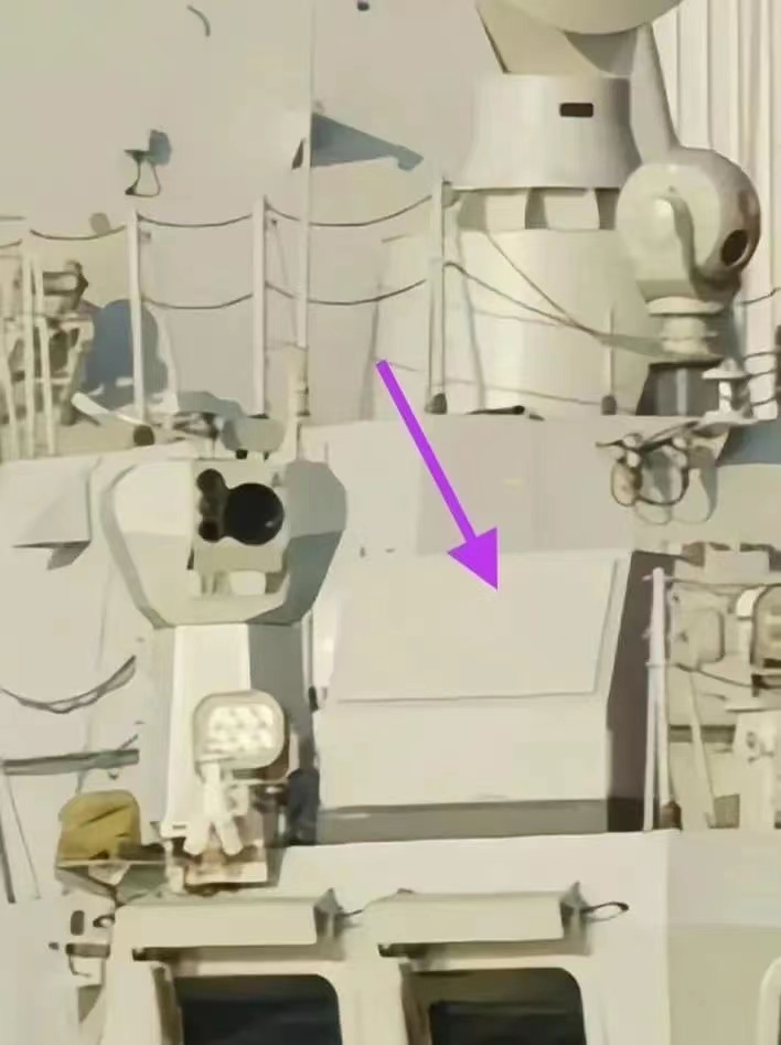 设置了4面小型相控阵，提高了对空防御性能，让054AG型成防空护卫舰_腾讯新闻