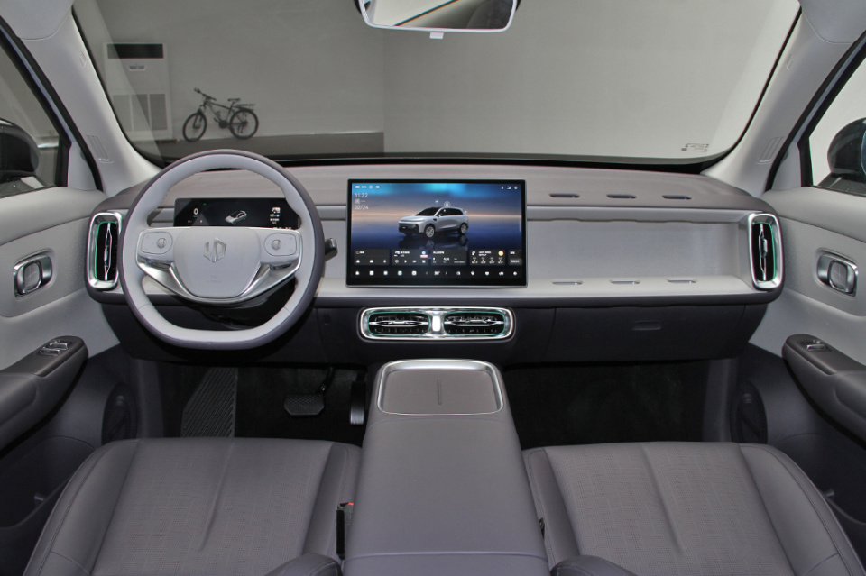 零跑B10正式上市 可提供激光雷达/8295芯片 9.98万元起售_腾讯新闻