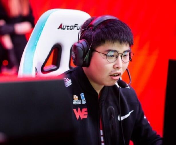 Icon嘲讽Uzi队伍，直言队员首字母连起来，是SBAD战队_腾讯新闻