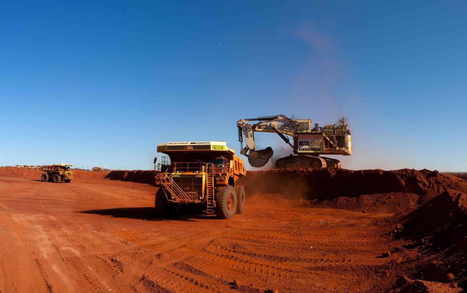 稀土管制升级，冯德莱恩摊牌，和中国谈不拢就想报复_腾讯新闻