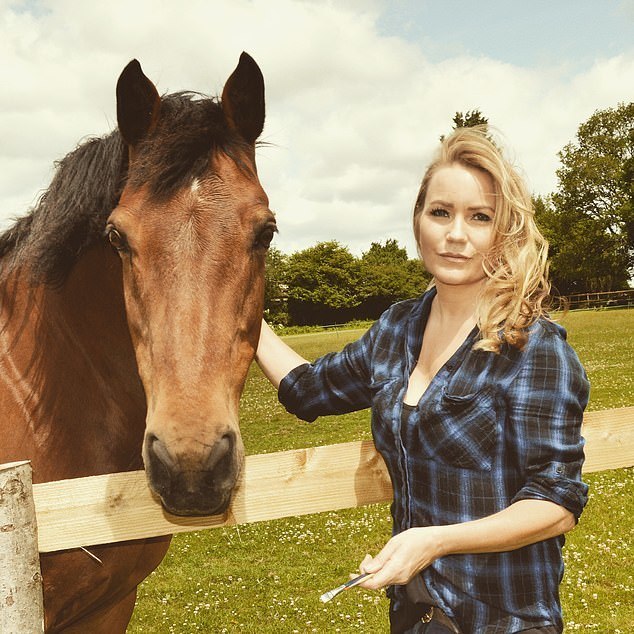 父亲总是精神不振，狗子莫名变胖，去世才发现他跨两个家庭生活_腾讯新闻