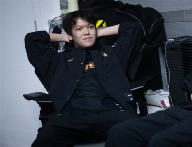 早在10天前，angel就“预告”了时空回溯？RNG也算帮他圆梦了