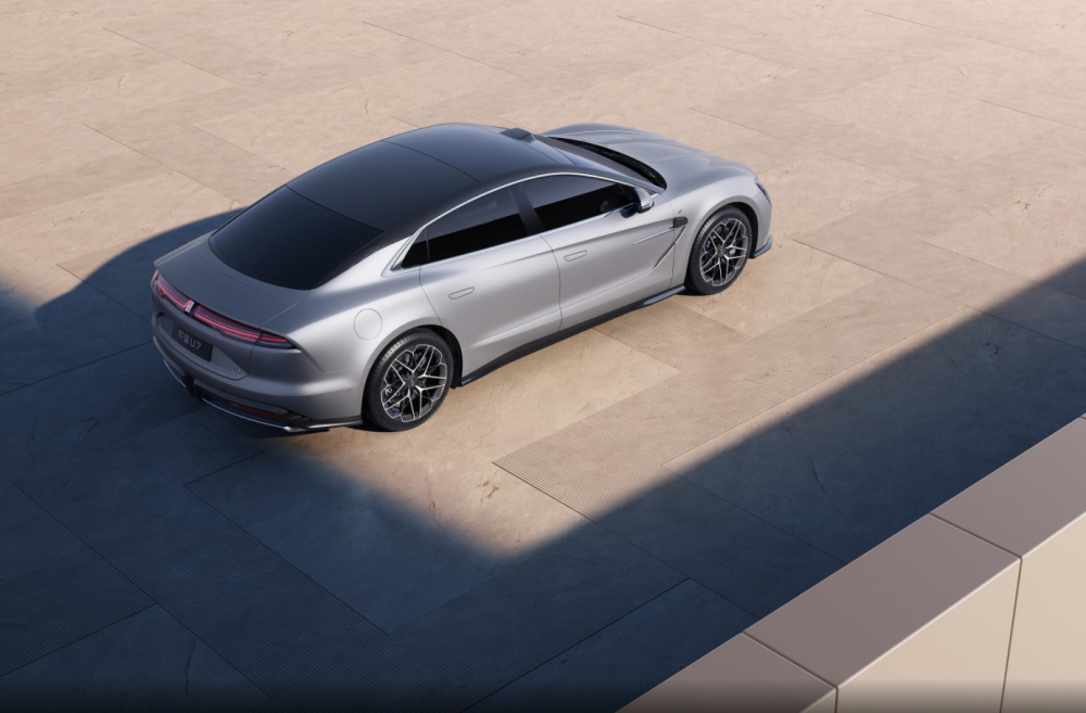 先预告“百万级”，比亚迪仰望U7轿跑车，上千马力不是平民车_腾讯新闻