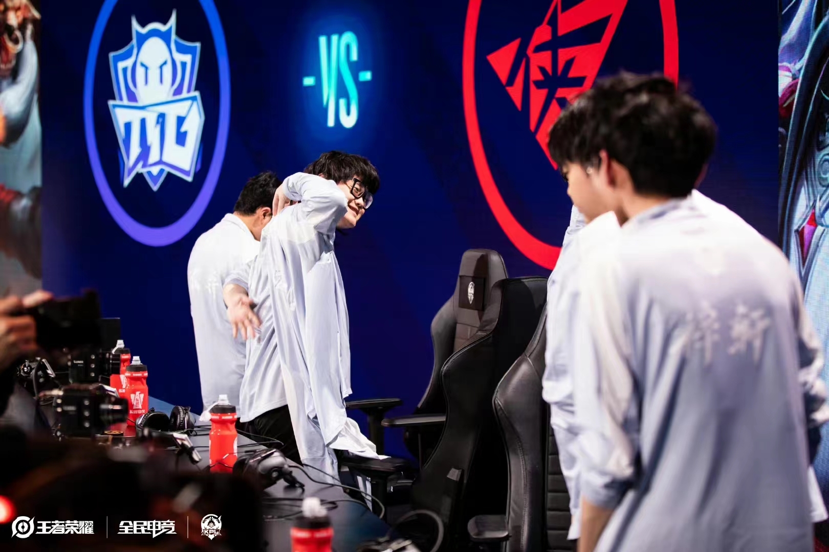 KPL第一轮数据：狼队全面压制，AG偏科严重，RW首进S是有两把刷子