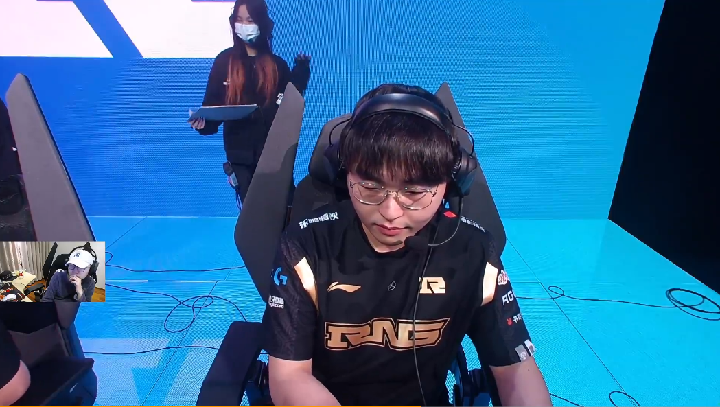 MLXG吐槽RNG！爆料：我在RNG工资只有2万，18年涨到10万