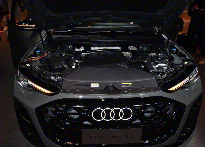 12月上市！全新Q5L全面升级，265马力，配四块大屏，搭载华为智驾_腾讯新闻