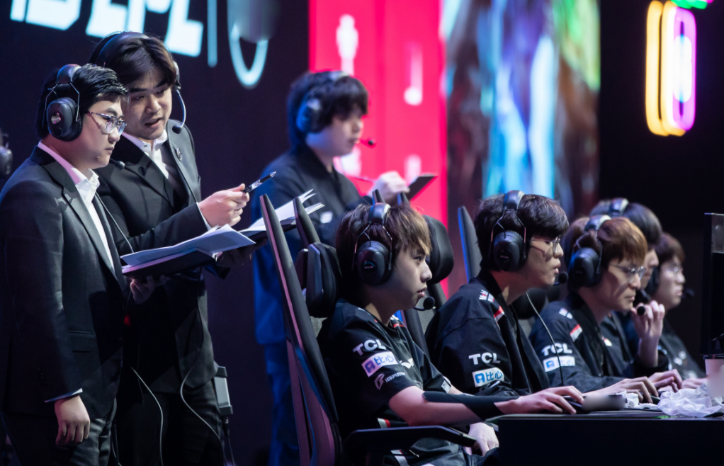 LPL最佳阵容引发热议，榜首EDG颗粒无收，义进哥Theshy成主角