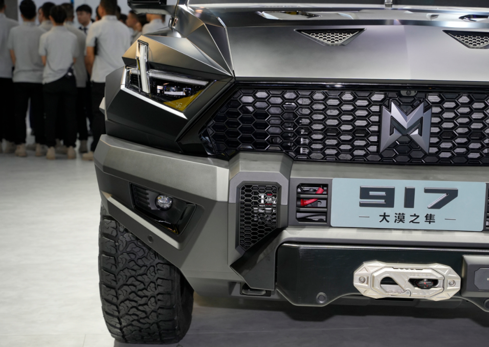 自主越野“神仙打架”，上千马力的猛士917，比仰望U8便宜多了_腾讯新闻