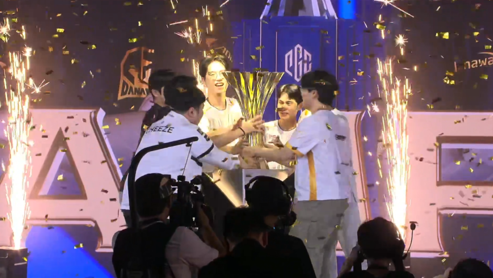 DNW斩获PGC冠军重铸荣光，17难逃亚军魔咒，PeRo醒的太晚了_腾讯新闻