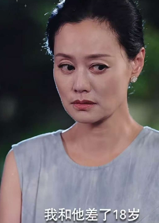 这世界癫得我看不懂，霸道总裁爱上绝经的我，老年短剧赛道杀疯了 腾讯新闻