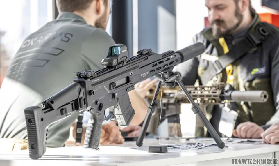廷克武器公司佩伦X47半自动步枪 混合式自动方式 使用AKM弹匣_腾讯新闻