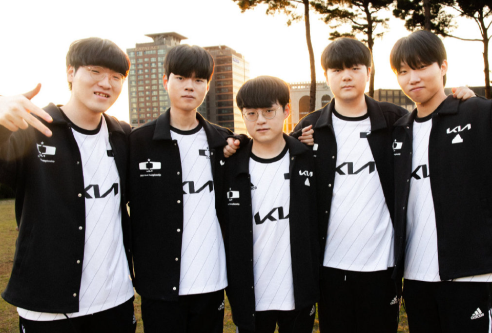 DK2-0淘汰BDS！3路对线压制，canyon盲僧节奏起飞_腾讯新闻