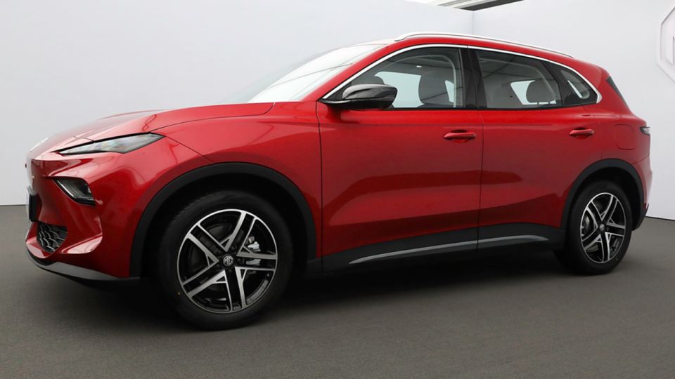 小心思还挺多！深度体验MG ES5，迎战元PLUS、银河E5有几分胜算_腾讯新闻