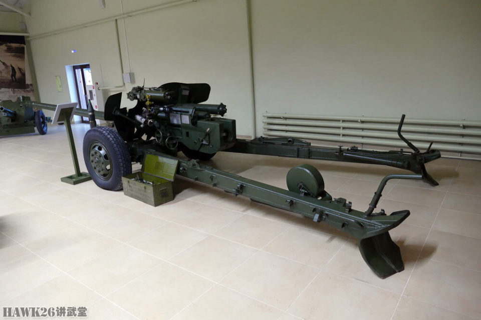 细看：MT-12反坦克炮 滑膛身管发射导弹 俄乌武装冲突“狙击炮”_腾讯新闻