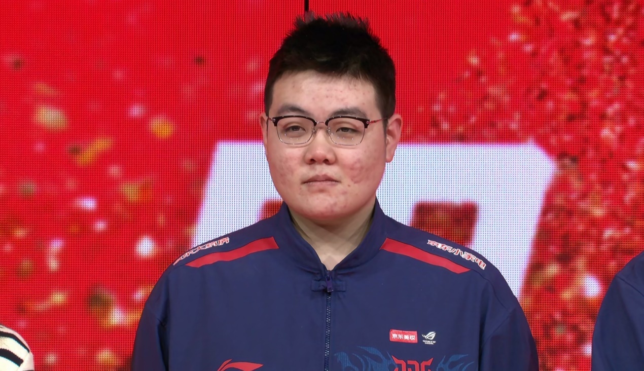 JDG幕后故事公开，369真的生气了，为了能打赢Bin，每天魔鬼训练