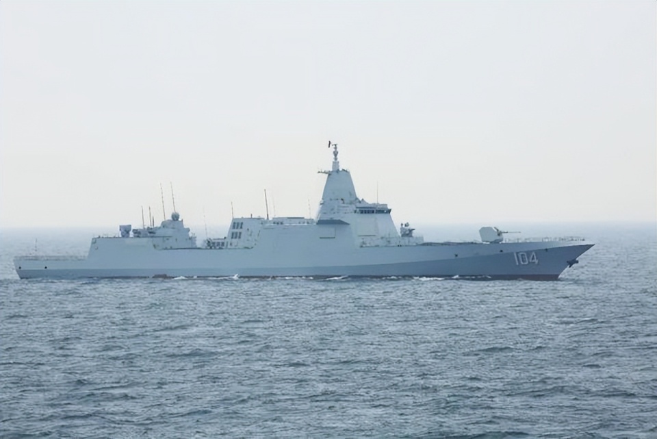 大改后首次公开亮相，兰州舰的外观几乎毫无变化，这都改了点啥？_腾讯新闻