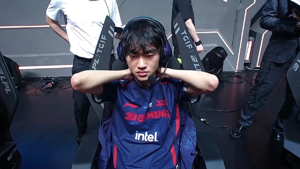 LPL：Knight成中国骄傲，入围电竞奥斯卡，如能夺魁，可比肩李哥_腾讯新闻