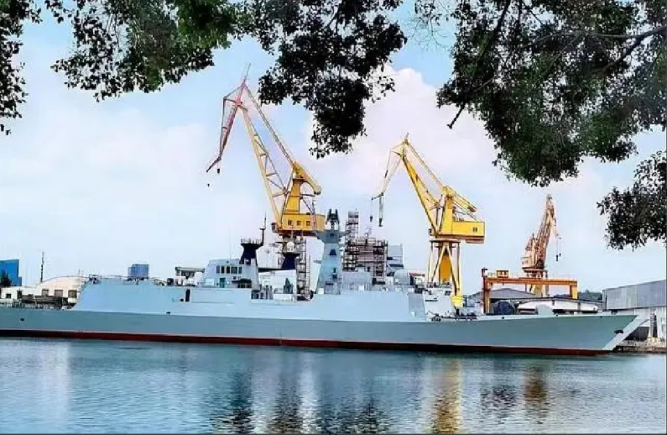 第六批054A型护卫舰：装备了100毫米舰炮，未换装368型相控阵雷达_腾讯新闻
