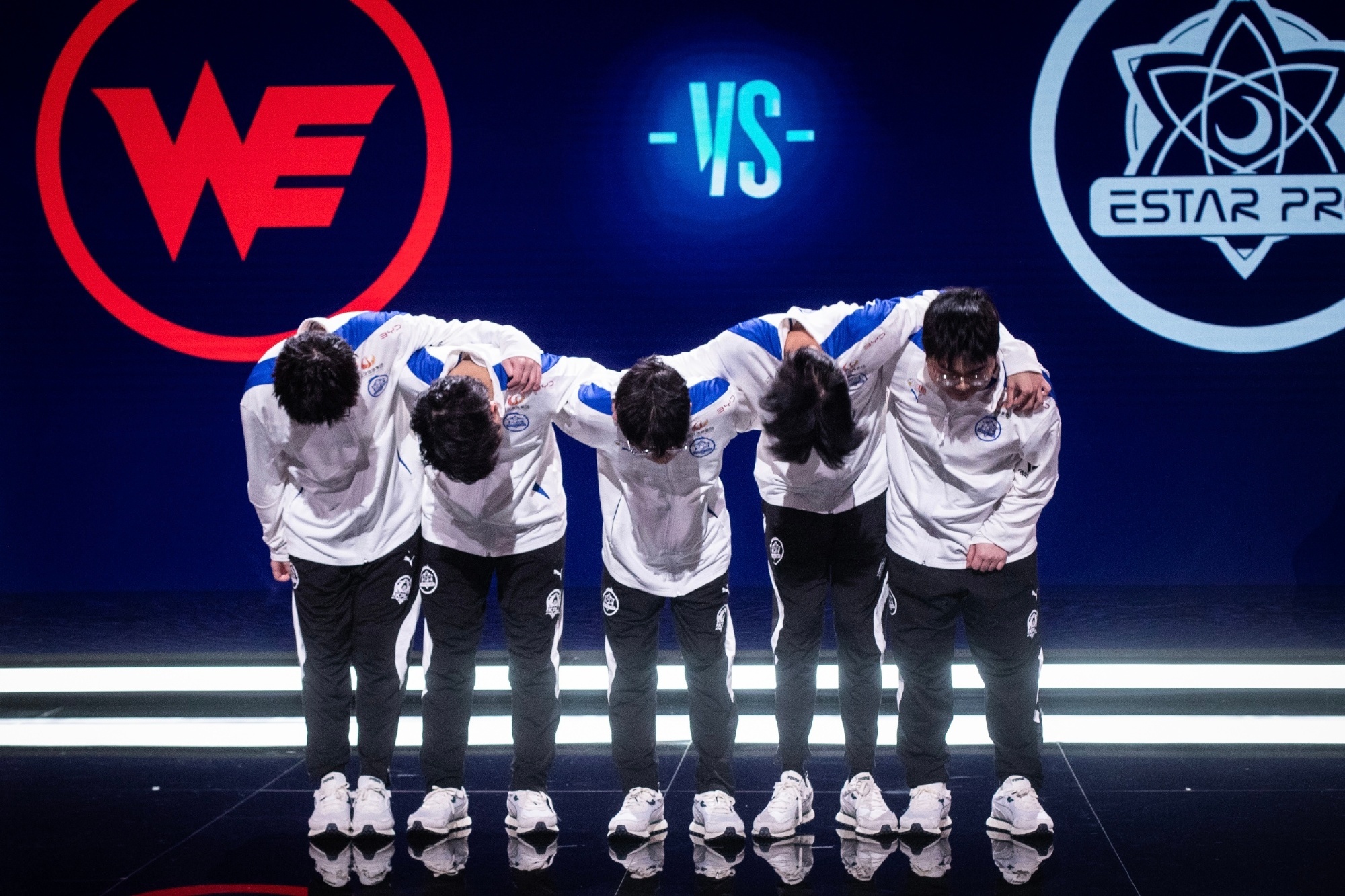 25日KPL赛果：E星险胜三连胜，AG排名升到第二，WB丢了四强脸面！