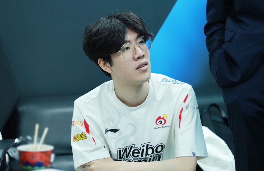 Angel直播坦言：Theshy人挺好的，也很有趣！就是游戏上不太好说