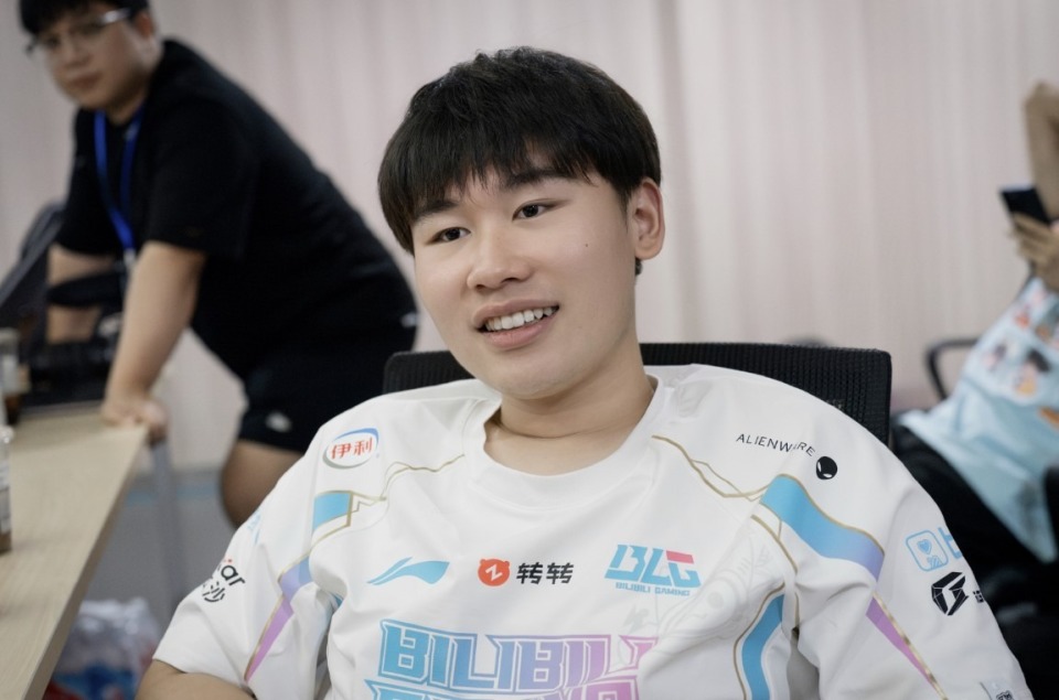 最强全华班再战一年！BLG官宣新阵容：Bin续约2年！左手ON明年到期_腾讯新闻