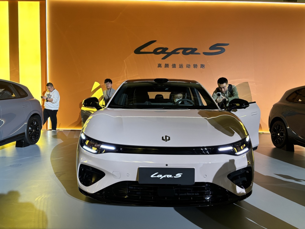 年轻人第一台电动小钢炮？零跑Lafa5预售10.58万元起，零百6秒级_腾讯新闻