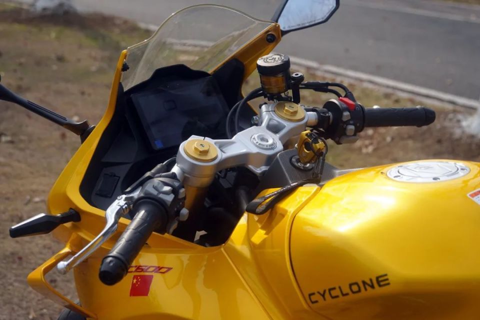 驾控乐趣触手可及：赛科龙RC600快速体验_腾讯新闻