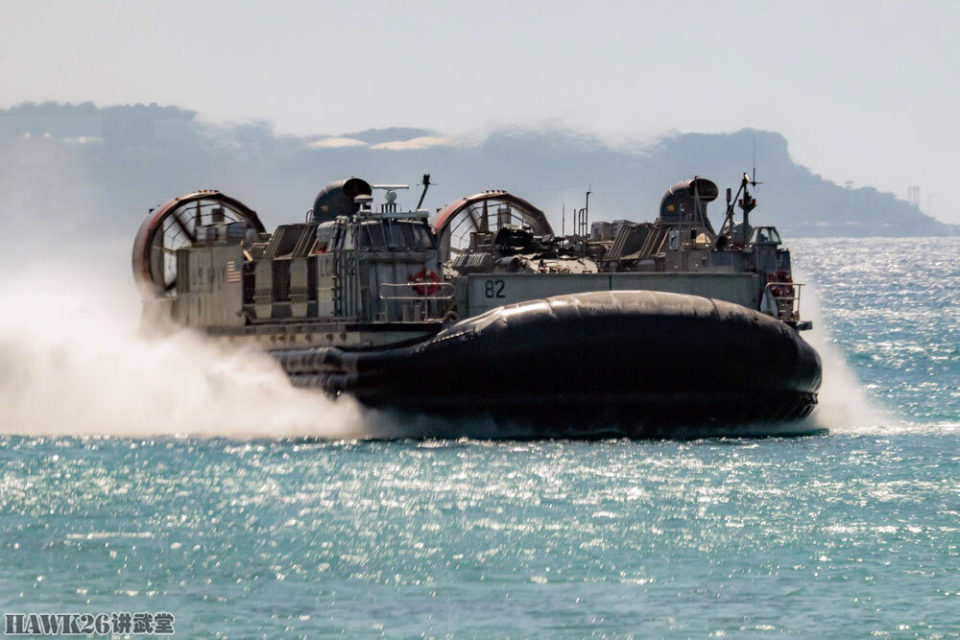 美日“铁拳”联合演习 LCAC气垫登陆艇抢滩 双方夺取滩头阵地_腾讯新闻