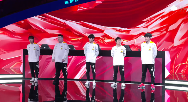 大仙欲哭无泪！狼队零封XYG轻取KPL开门红，Fly抢走小胖五杀