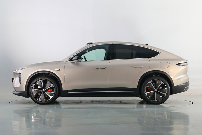 售35.80万元起 配激光雷达和电动尾翼 新一代蔚来EC6正式上市_腾讯新闻