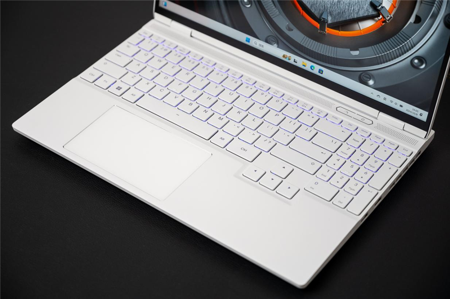 机械革命翼龙15Pro测评：长江存储PC41Q加持，高性能与高颜值全要_腾讯新闻